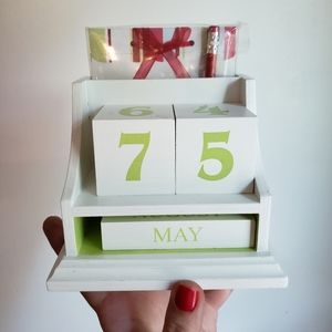Hallmark | Office | Nwt Hallmark Wooden Block Yearly Callander And ...